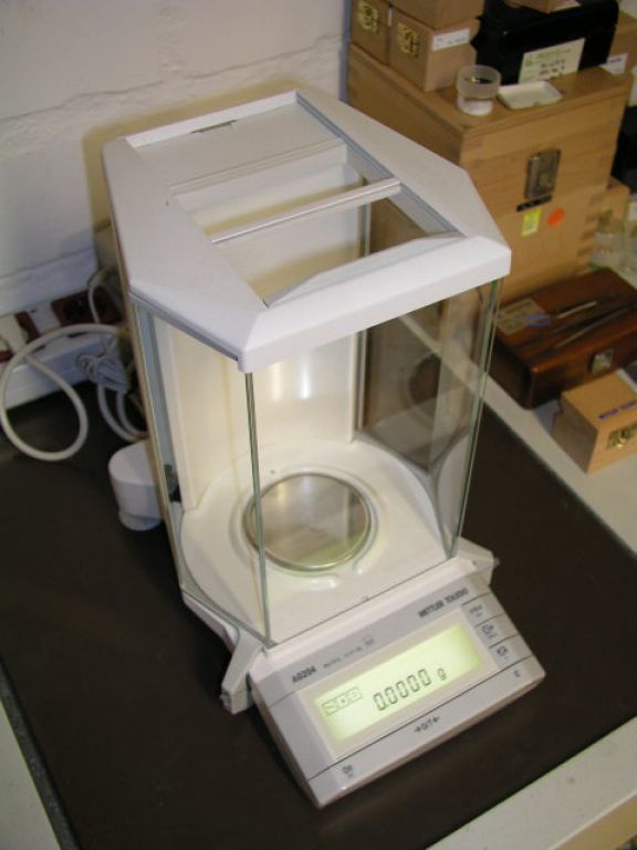 labstuff.eu - Analytical Balances