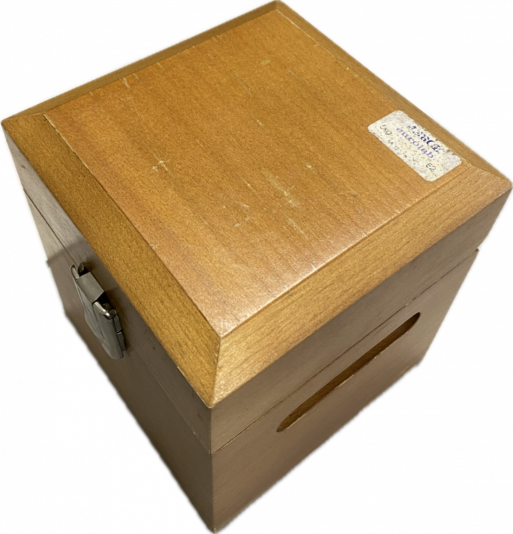 labstuff.eu - Merck eurolab 5000g E2 Kalibriergewicht