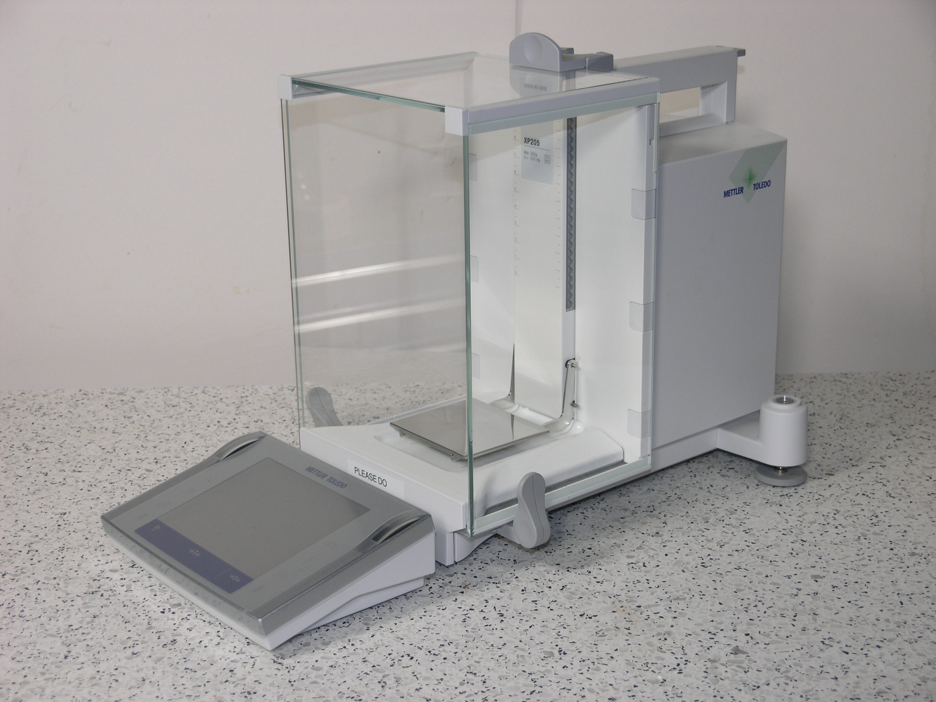 labstuff.eu - Mettler XP205DR Analytical Balance