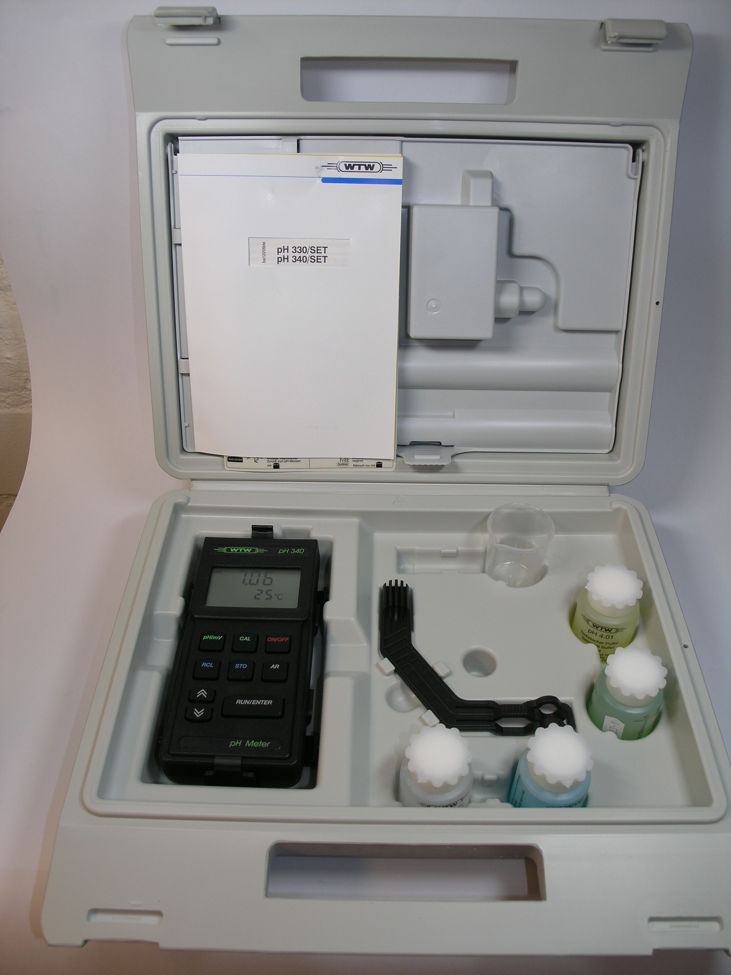 labstuff.eu - WTW 340- pH & ORP Meter in Case / Interface