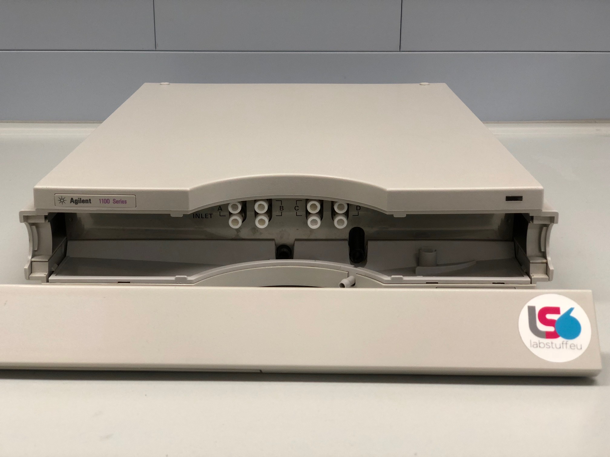 labstuff.eu - Agilent G1379A Degasser