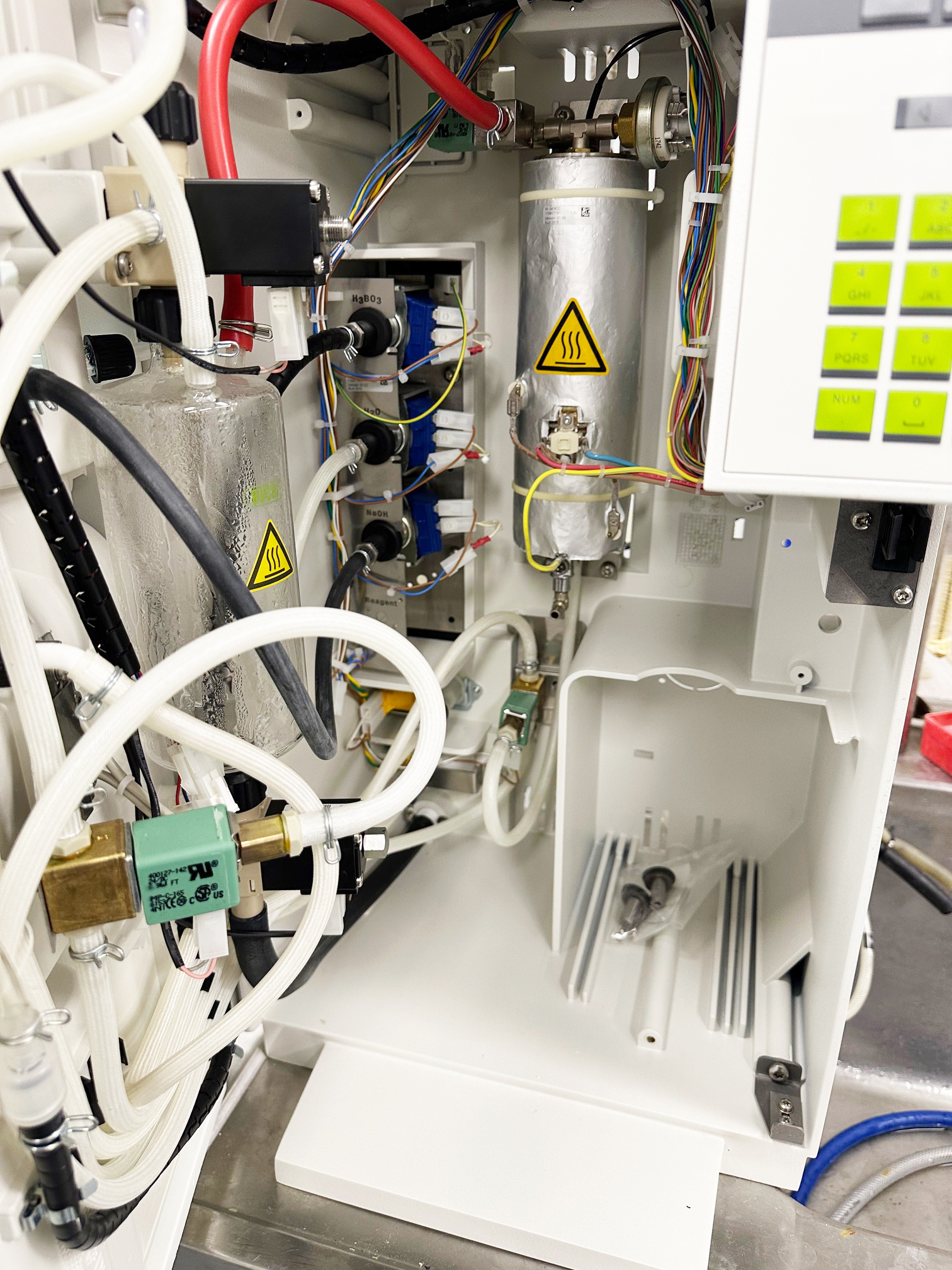 labstuff.eu - Buchi KjelFlex K-360 Destillation Unit