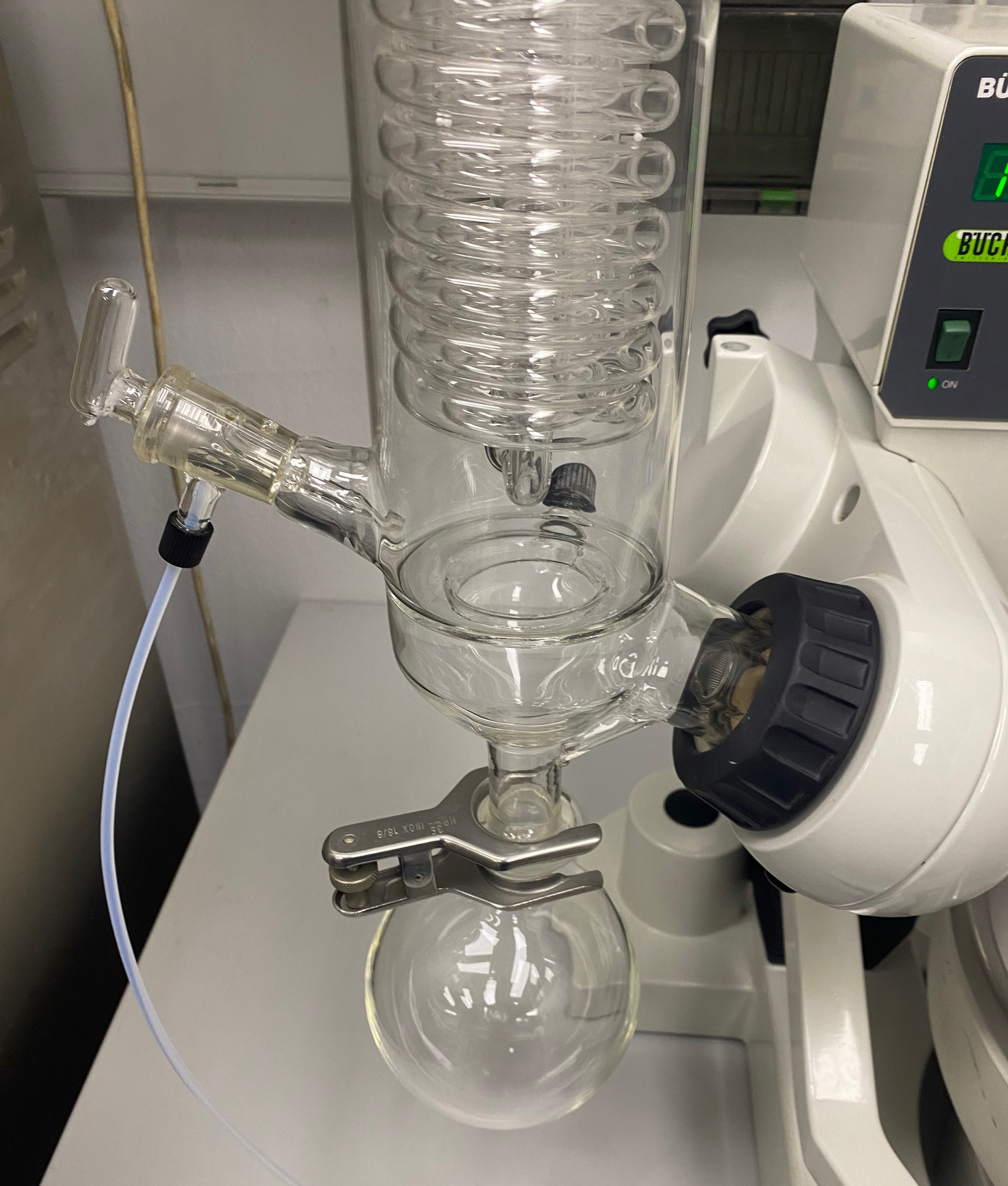 labstuff.eu - Buchi R-124 Rotavap with B-480 Waterbath and Vertical ...