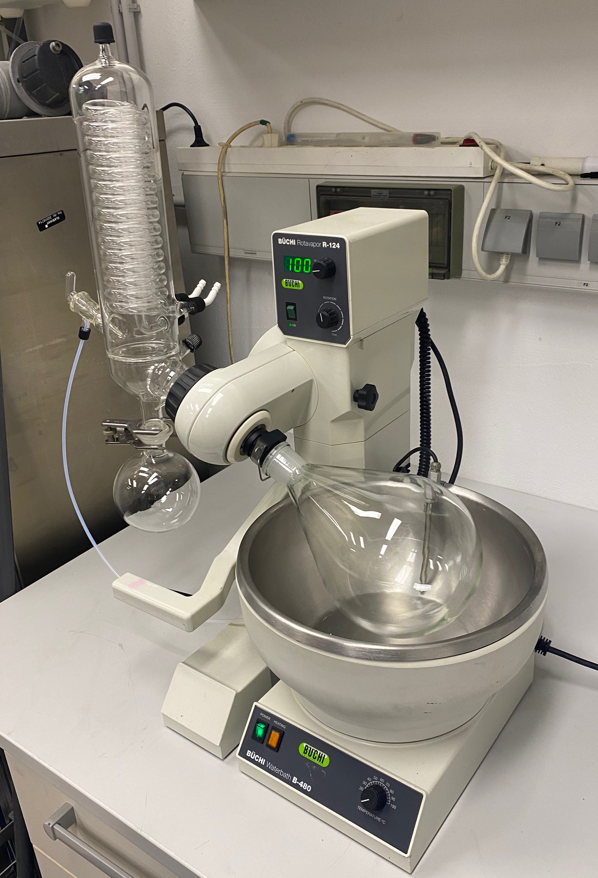 labstuff.eu - Buchi R-124 Rotavap with B-480 Waterbath and Vertical ...