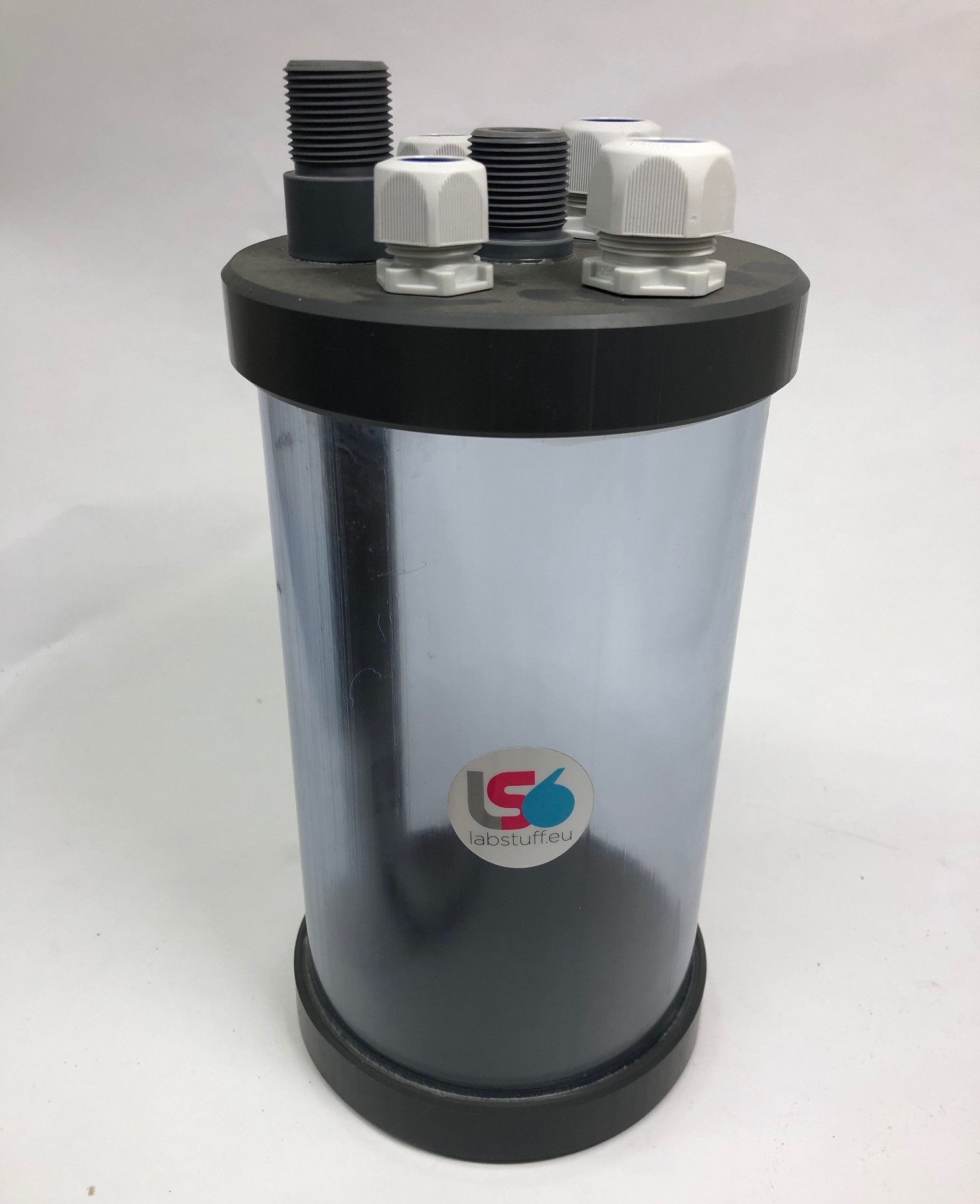 labstuff.eu - Flow cell for four electrodes.