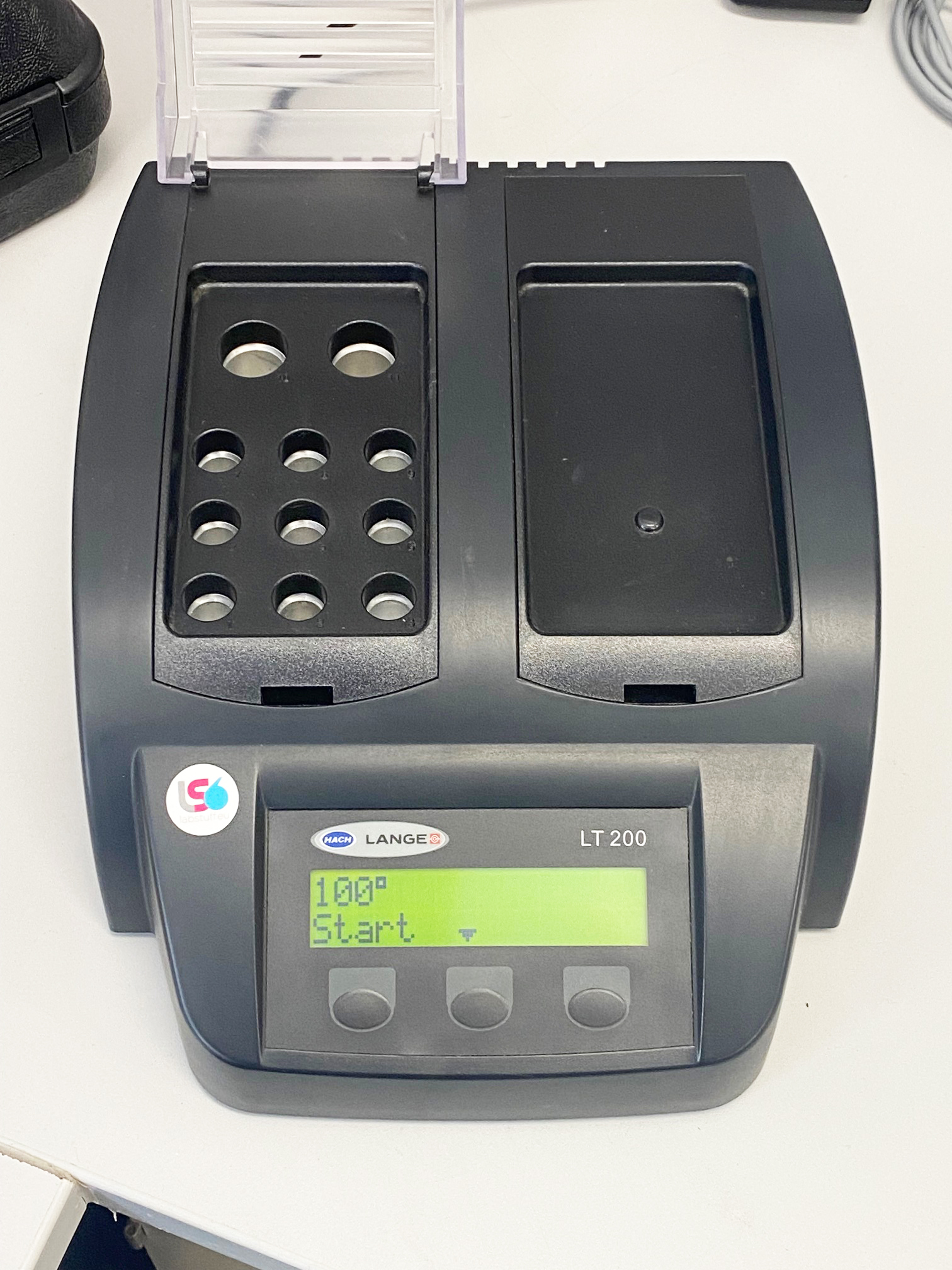 labstuff.eu - Hach Lange LT200 Cuvette Thermostat