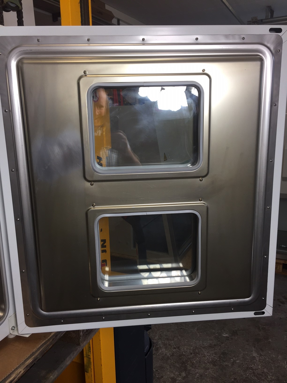 labstuff.eu - Heraeus Kendro UT6200 Oven with 2 Sightglasses and ...