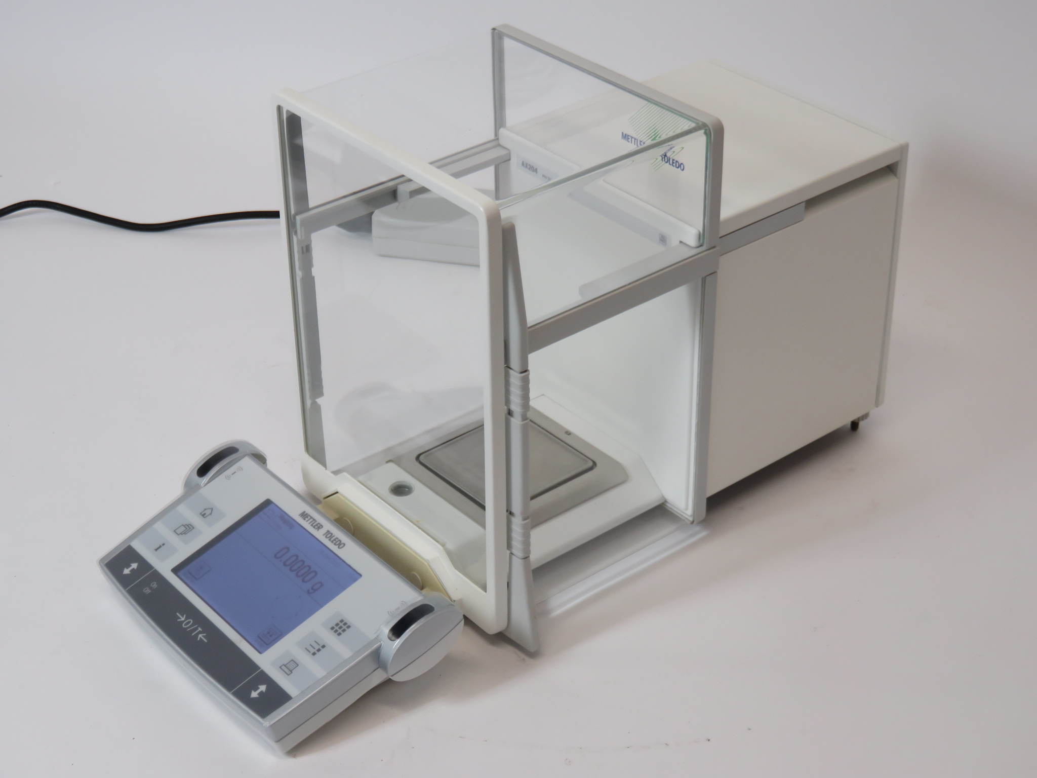 labstuff.eu - Mettler Toledo AX204 Analysenwaage 220g -- 0,1mg