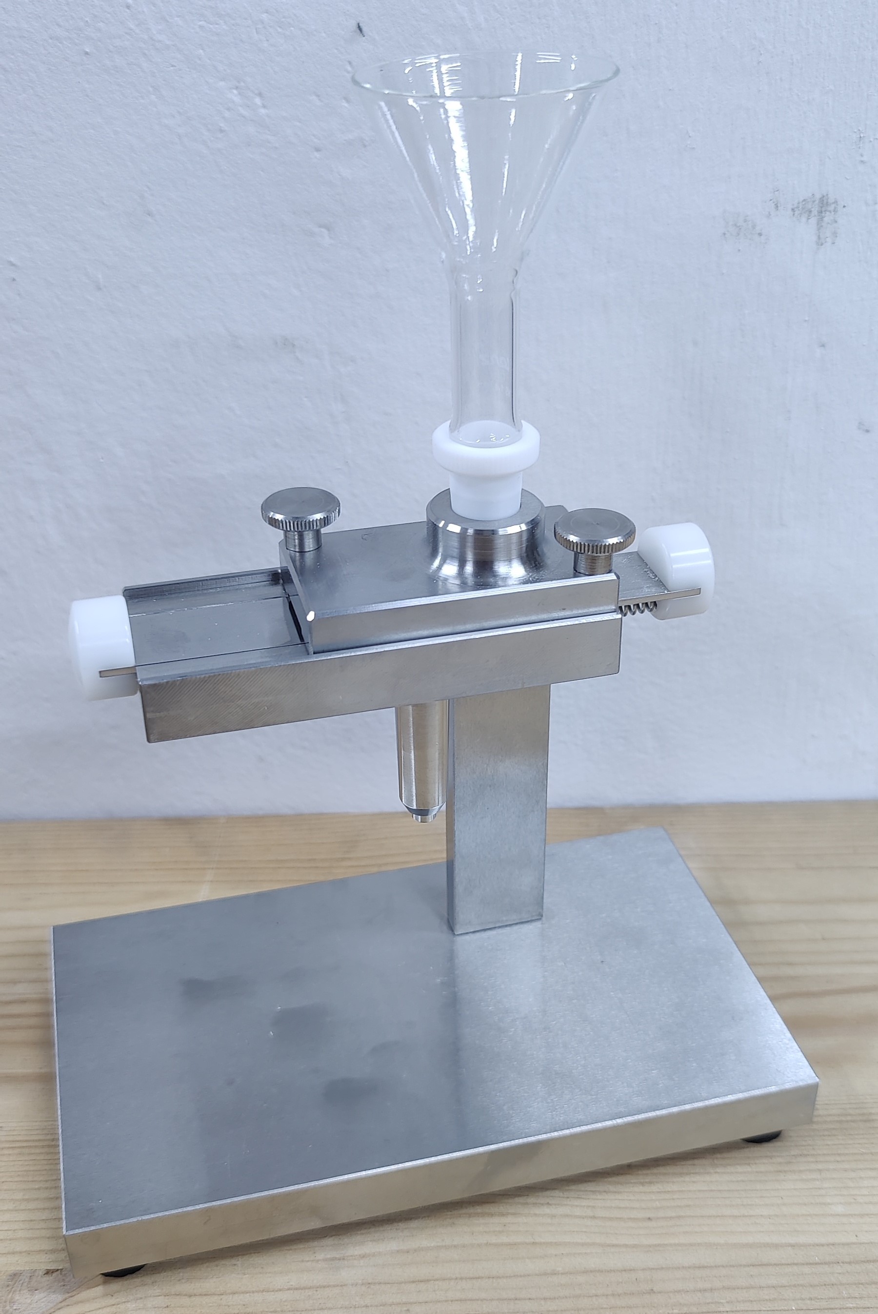 labstuff.eu - Almirall Sofotec fine powder doser / fine doser