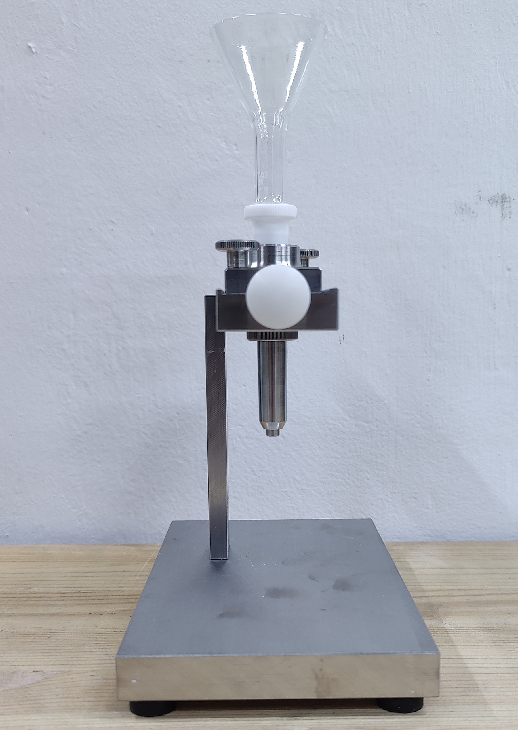 labstuff.eu - Almirall Sofotec fine powder doser / fine doser