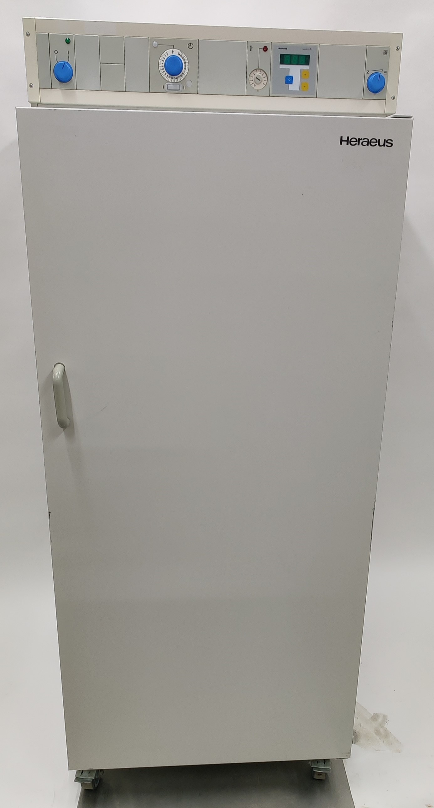 labstuff.eu - Heraeus B 6420 incubator, 70°C