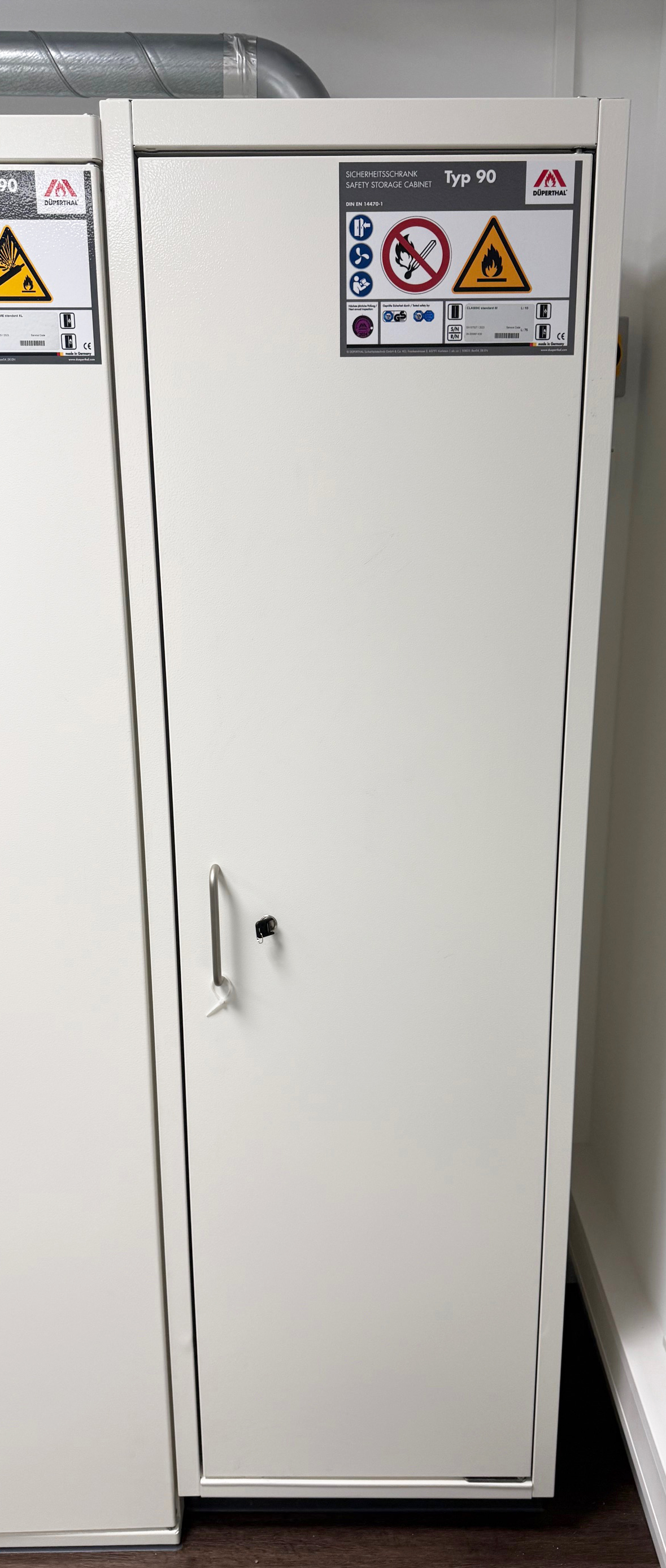 labstuff.eu - Waldner Scala F90 solvent cabinet from 2023