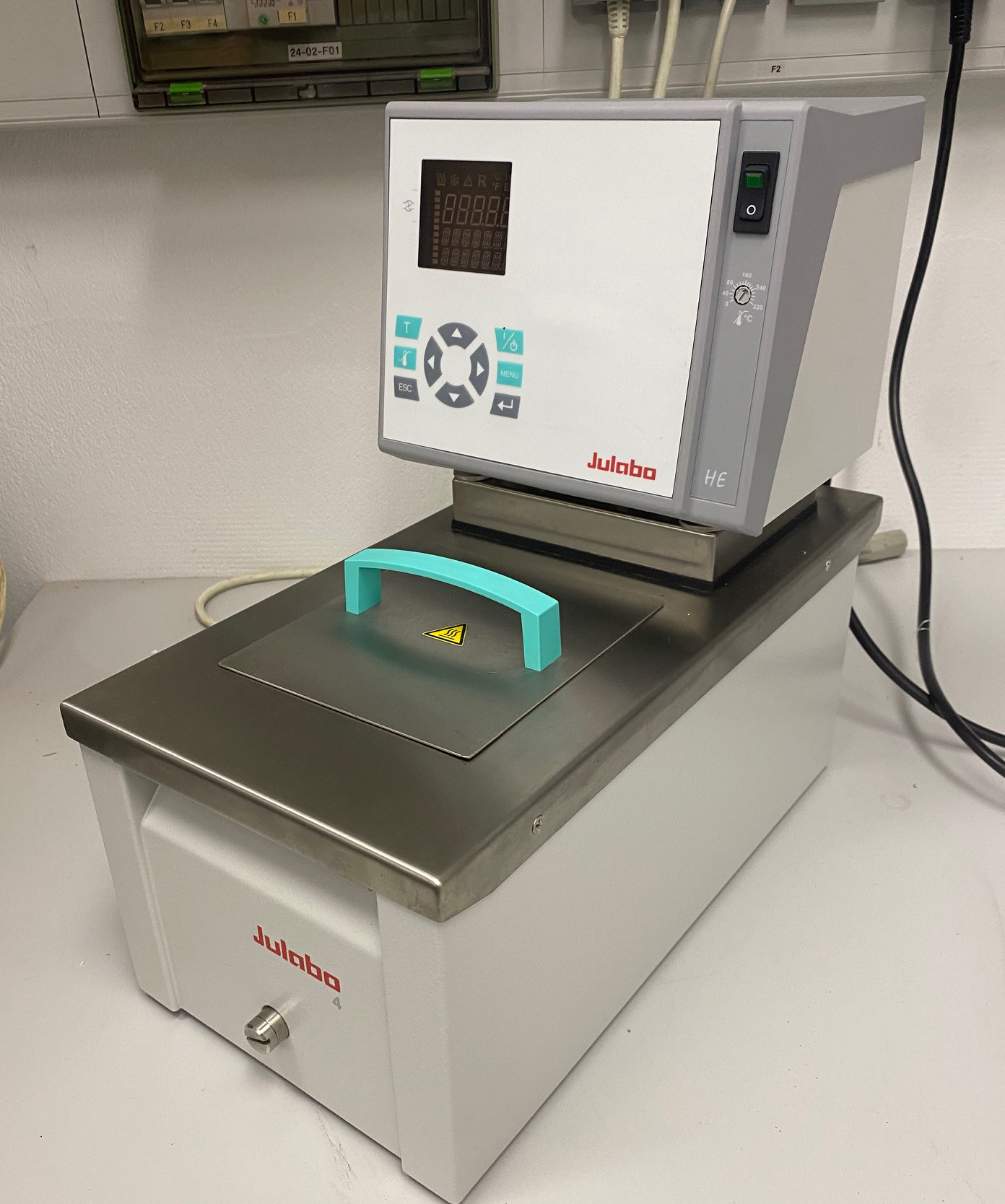 labstuff.eu - Julabo HE-4 High Tech Circulating Bath