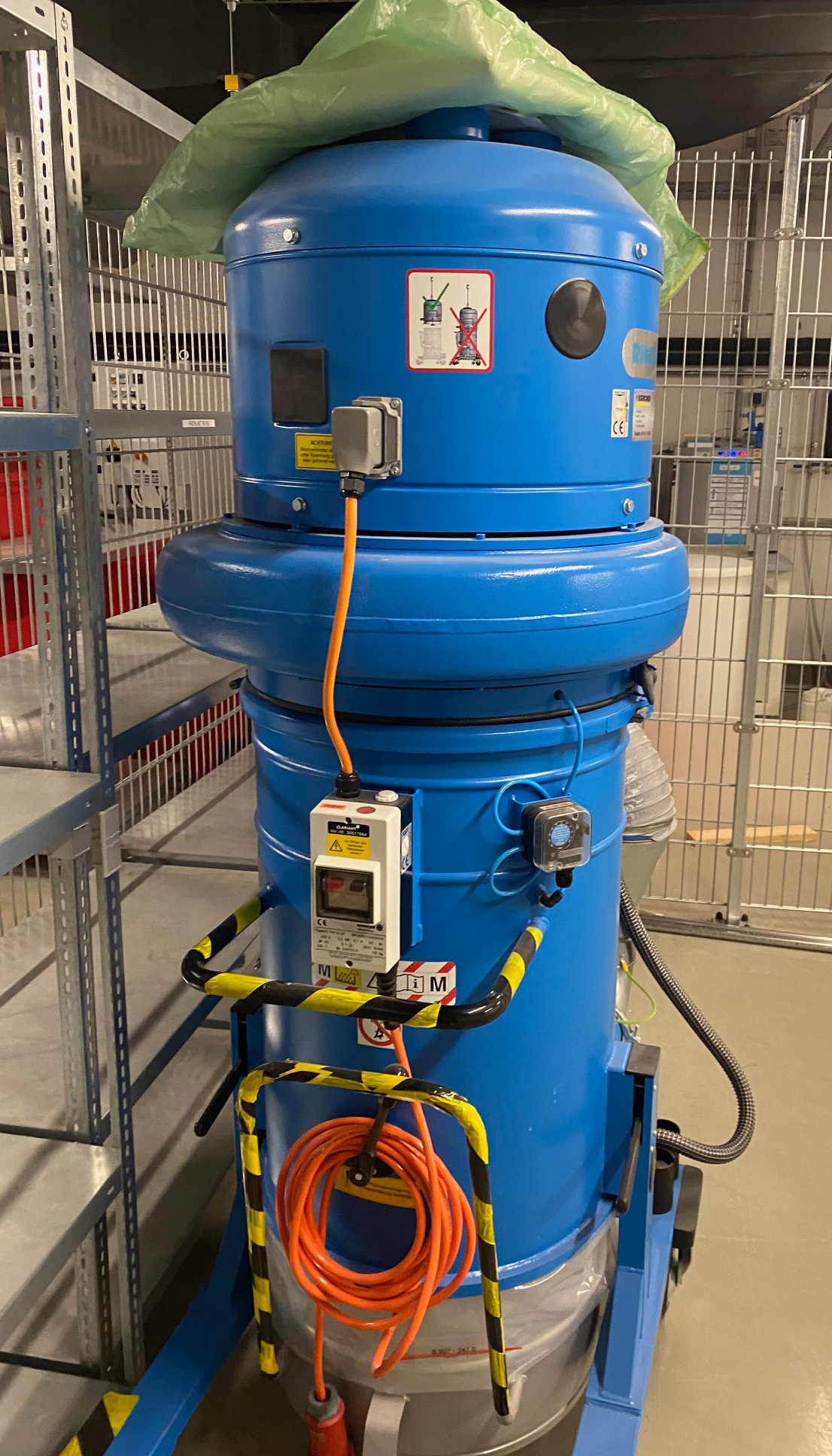 labstuff.eu - Kaercher Ringler RI 334 D2,2R vacuum Cleaner, Dedusting ...