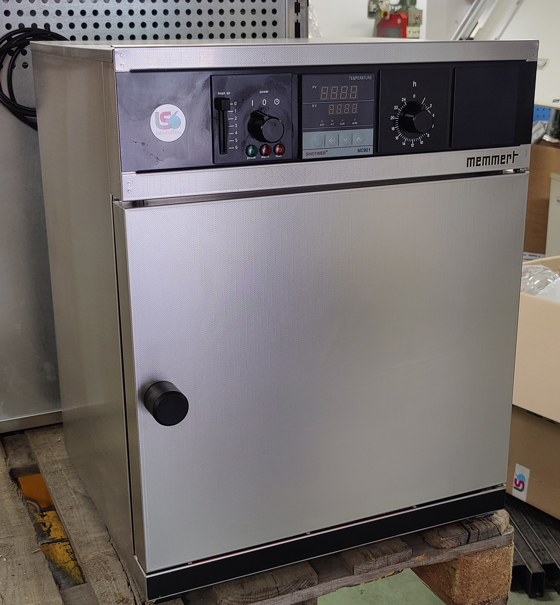 labstuff.eu - Memmert BE 400 Incubator 53 L max. 70 °C