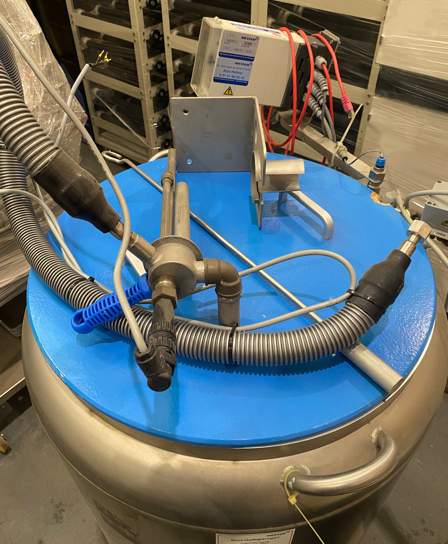 labstuff.eu - Messer Griesheim Apollo 200 and Chronos 200 N2 Set with ...