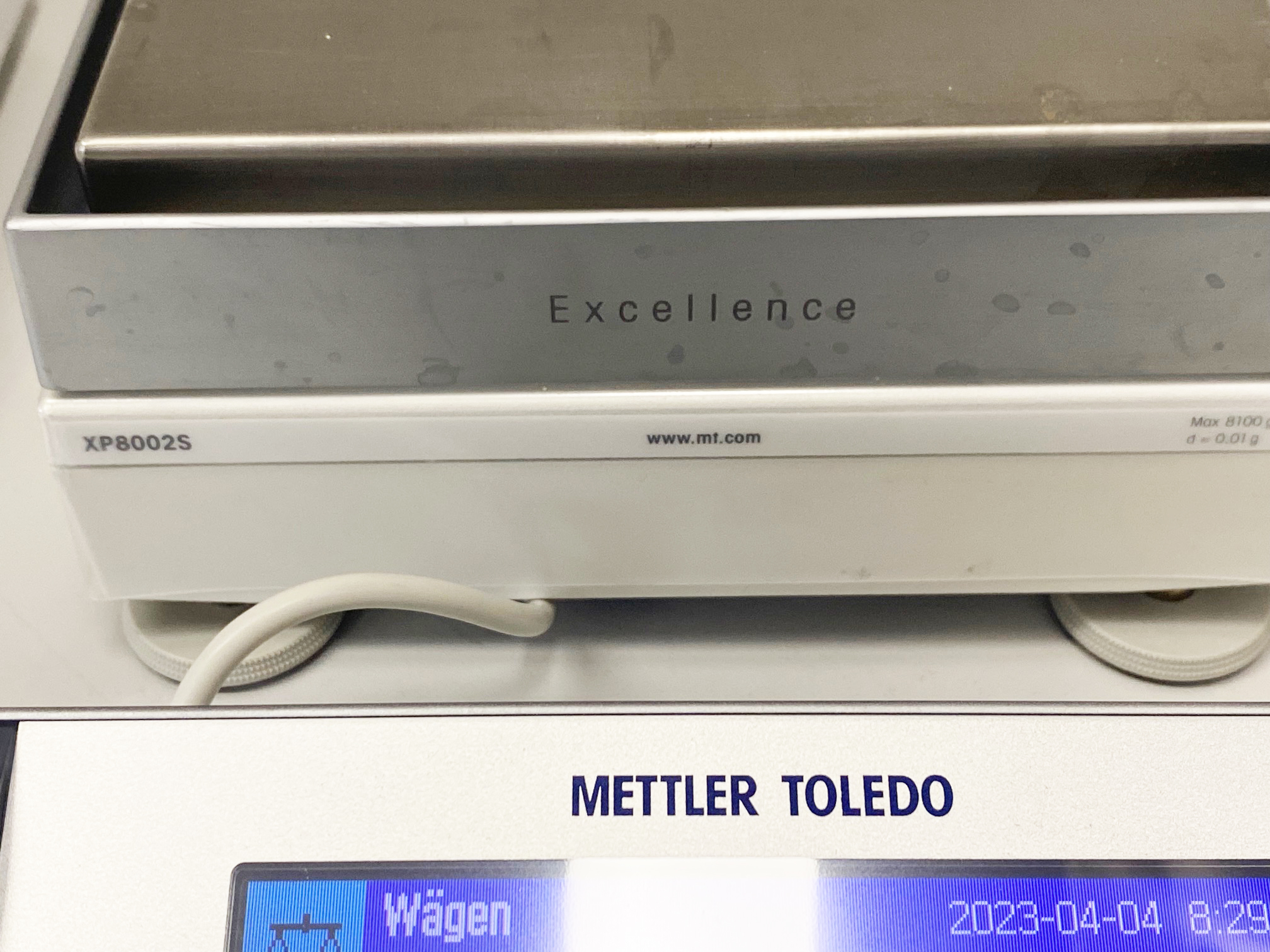 labstuff.eu - Mettler XP8002S Precision Balance, max 8000g, d=0,01g ...