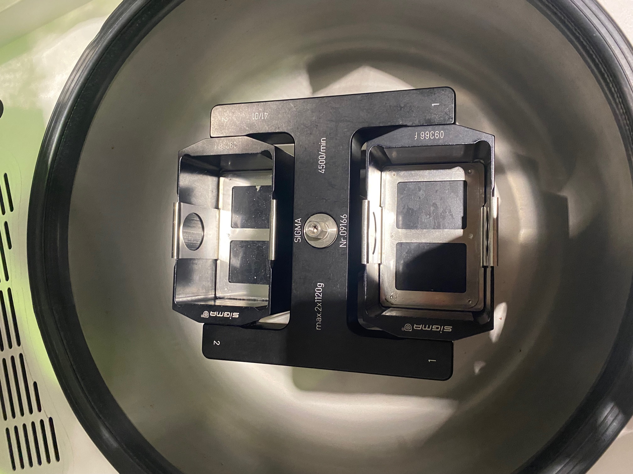 labstuff.eu - Sigma 4-15 Centrifuge with Wellplate - Rotor