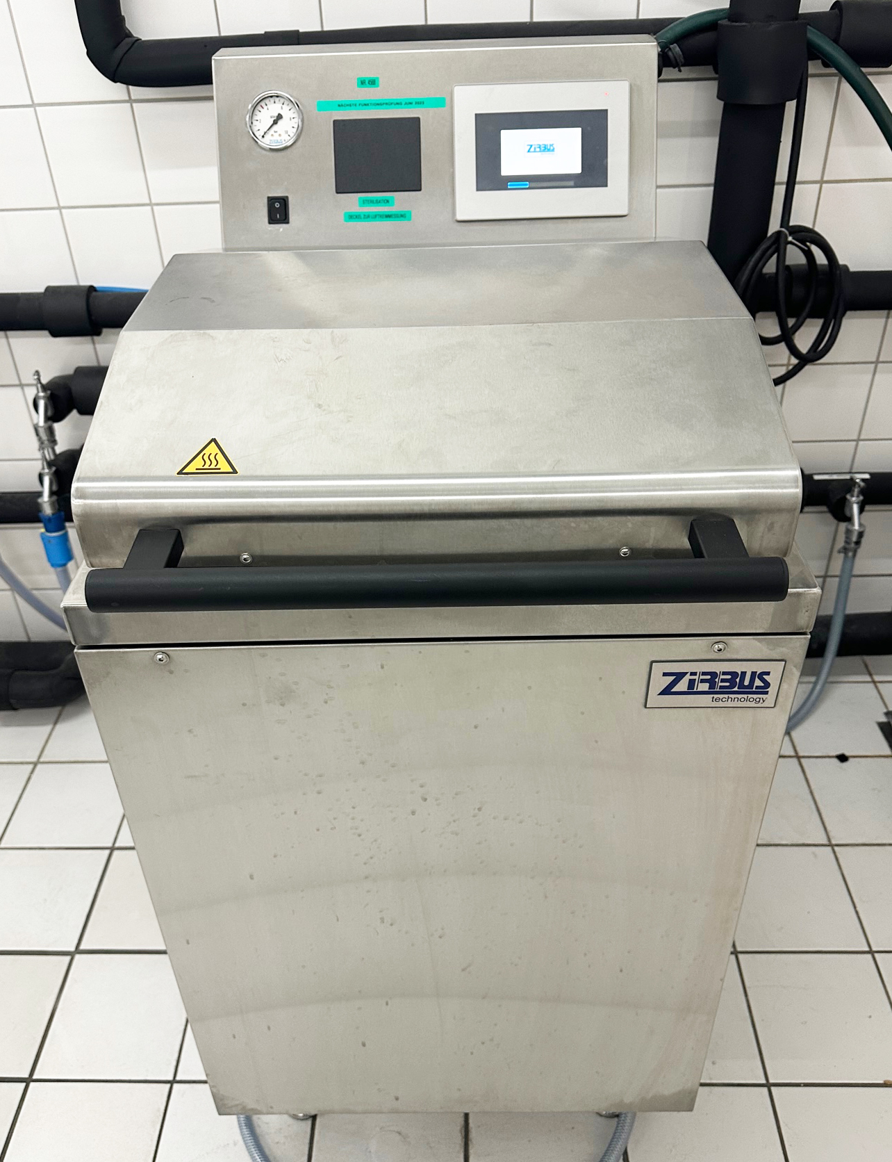 labstuff.eu - Zirbus LVSA 40/60 Vertical Autoclave, 80 liters, equipped ...