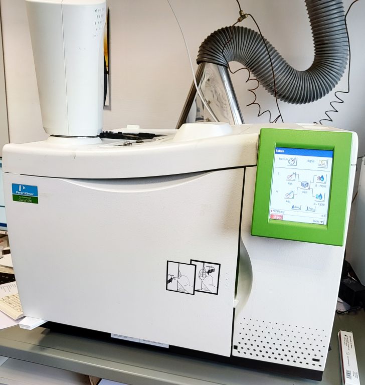 labstuff.eu - Perkin Elmer Clarus 690 2-channel FID gas chromatograph ...